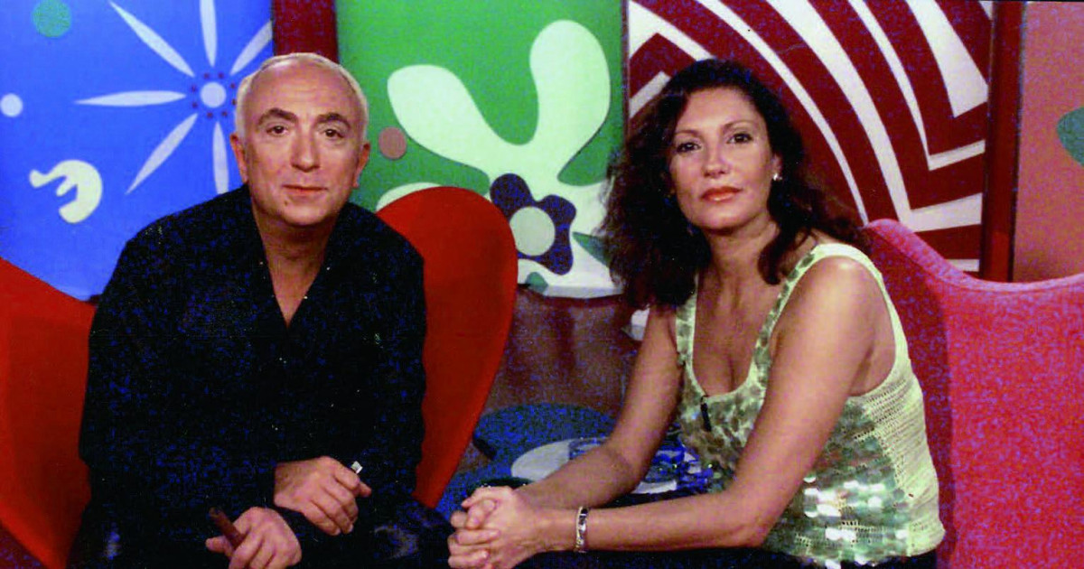 Último adiós a Carlos Ferrando: rodeado de rostros conocidos, pero sin ...