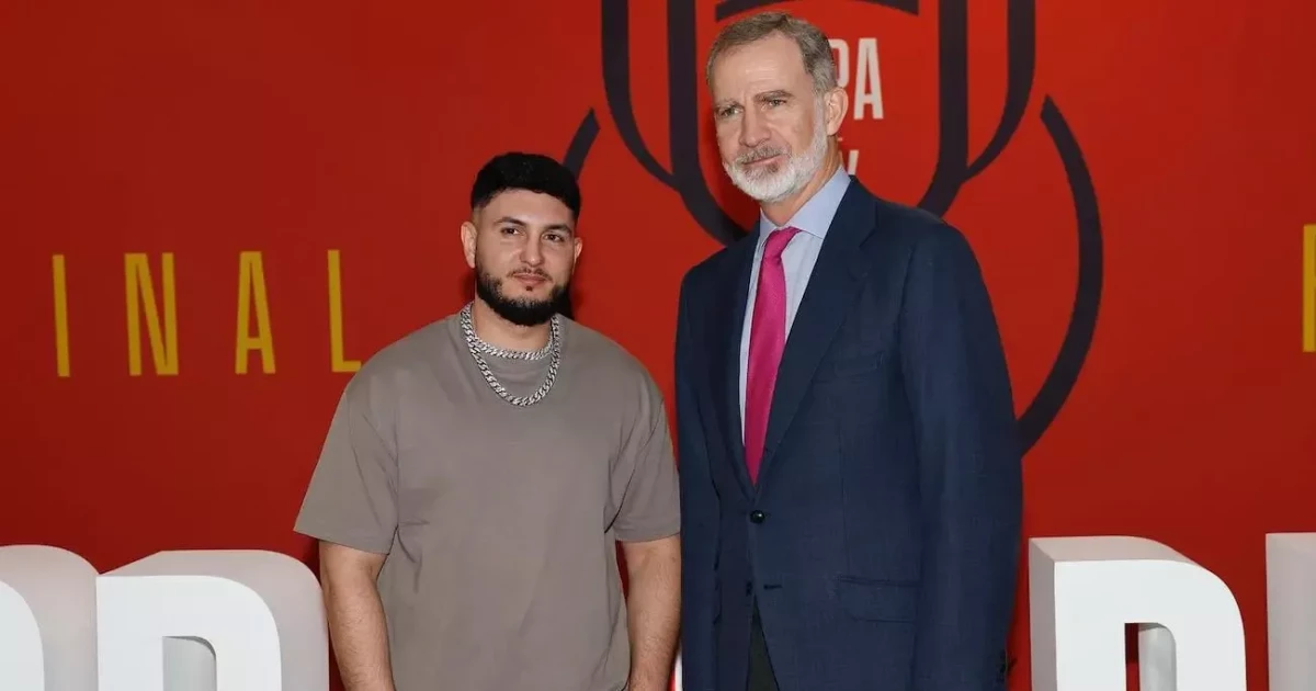 Omar Montes confunde a Felipe VI con el Rey emérito