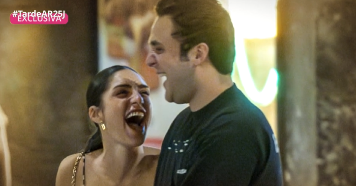 Froilán y su amiga especial, pillados de la mano y muy cariñosos