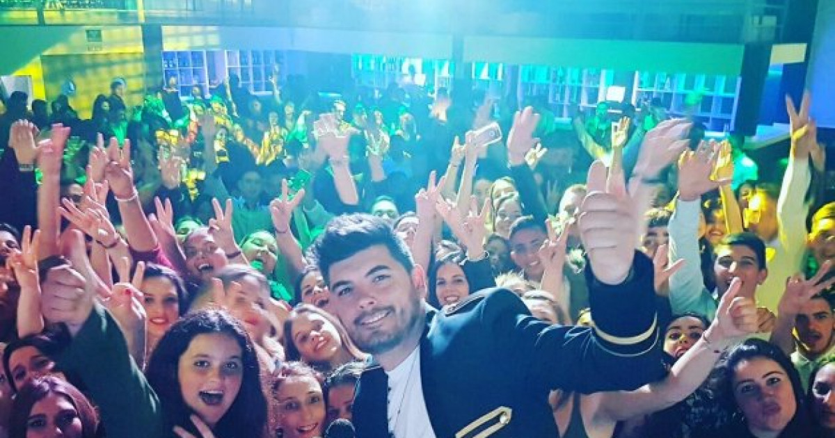 De butanero a cantante de éxito gracias a YouTube