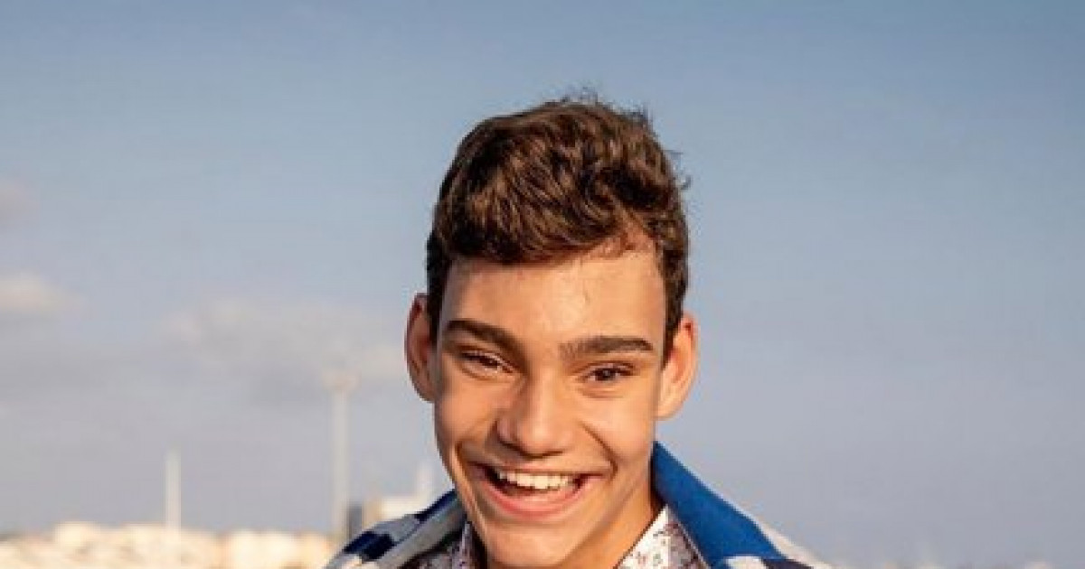 Adrián Martín cumple 15 años y lo celebra con Pronto