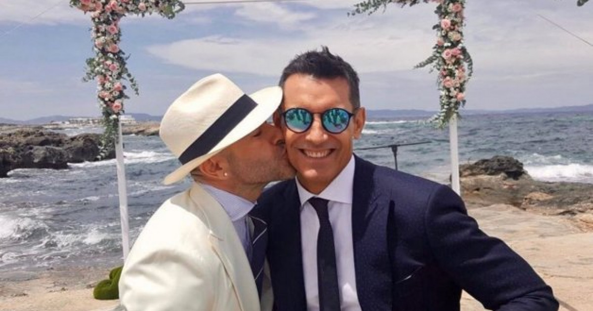 Jesús Vázquez, guapísimo en una imagen de hace 20 años con su marido