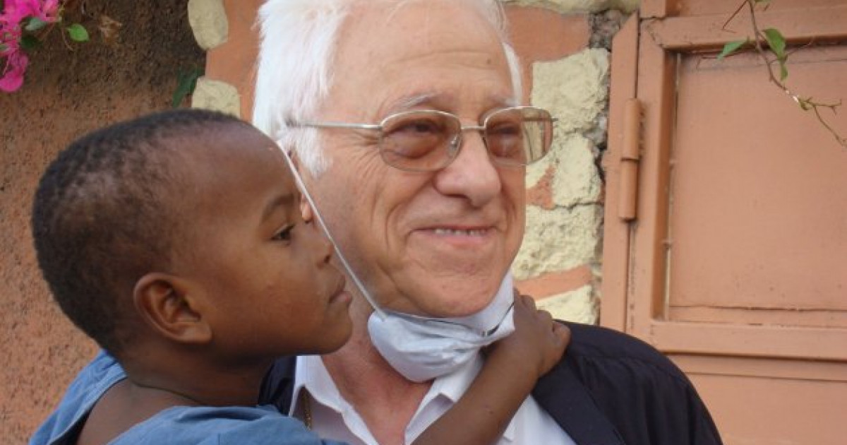 Padre Ángel: repasamos su apasionante y comprometida vida