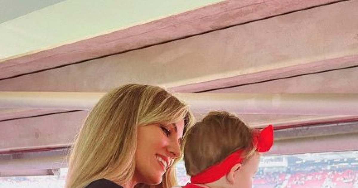 Edurne lleva por primera vez a su bebé Yanay al estadio para ver jugar ...