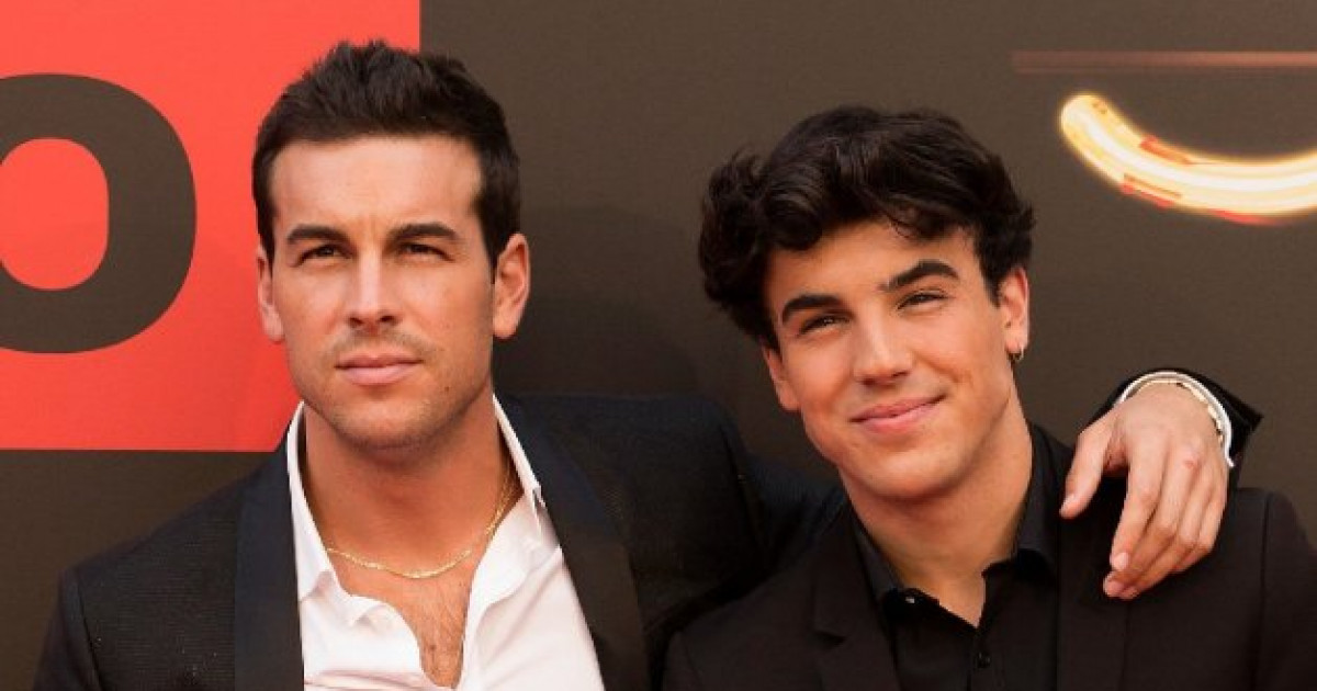 Mario Casas, el mejor apoyo de su hermano Óscar en su cumpleaños más triste