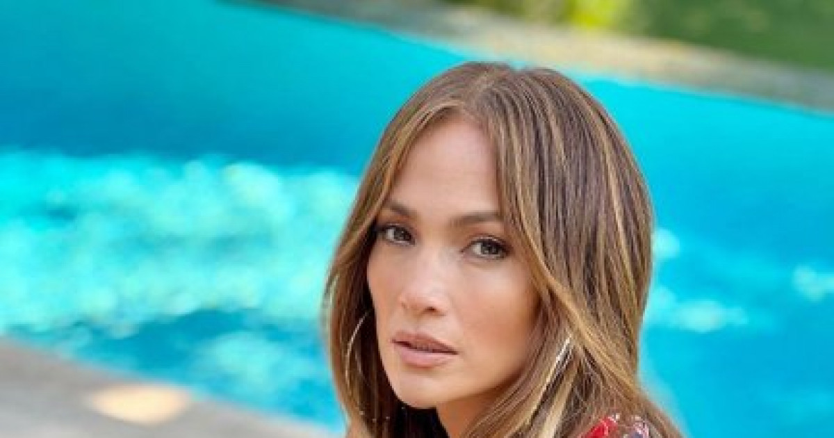 Jennifer Lopez Presume De Cuerpazo Espectacular En Bikini A Sus 52 Años