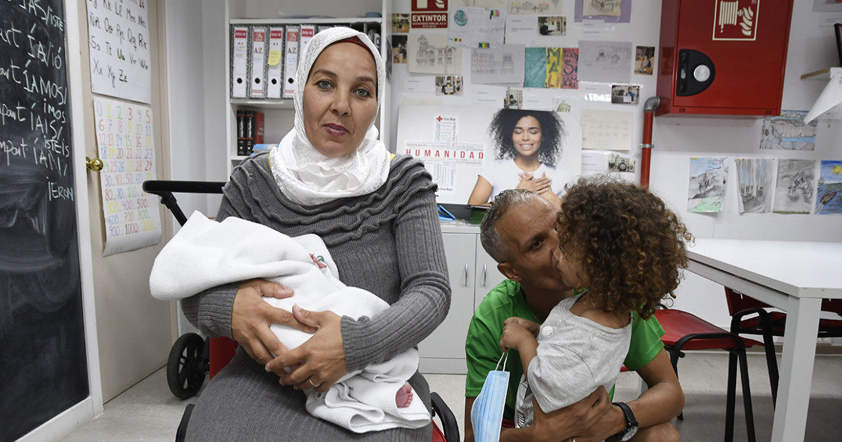 Nacer en una patera: la historia que te emocionará