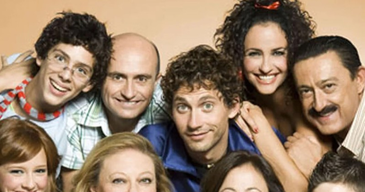 Paco Léon reúne al icónico reparto de 'Aída' en el 18º aniversario de ...