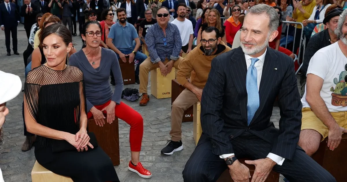 Felipe VI: los mejores memes del Rey tocando el cajón en Cádiz