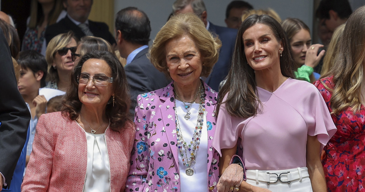 La reina Letizia y su madre, Paloma Rocasolano, muy unidas en su última ...