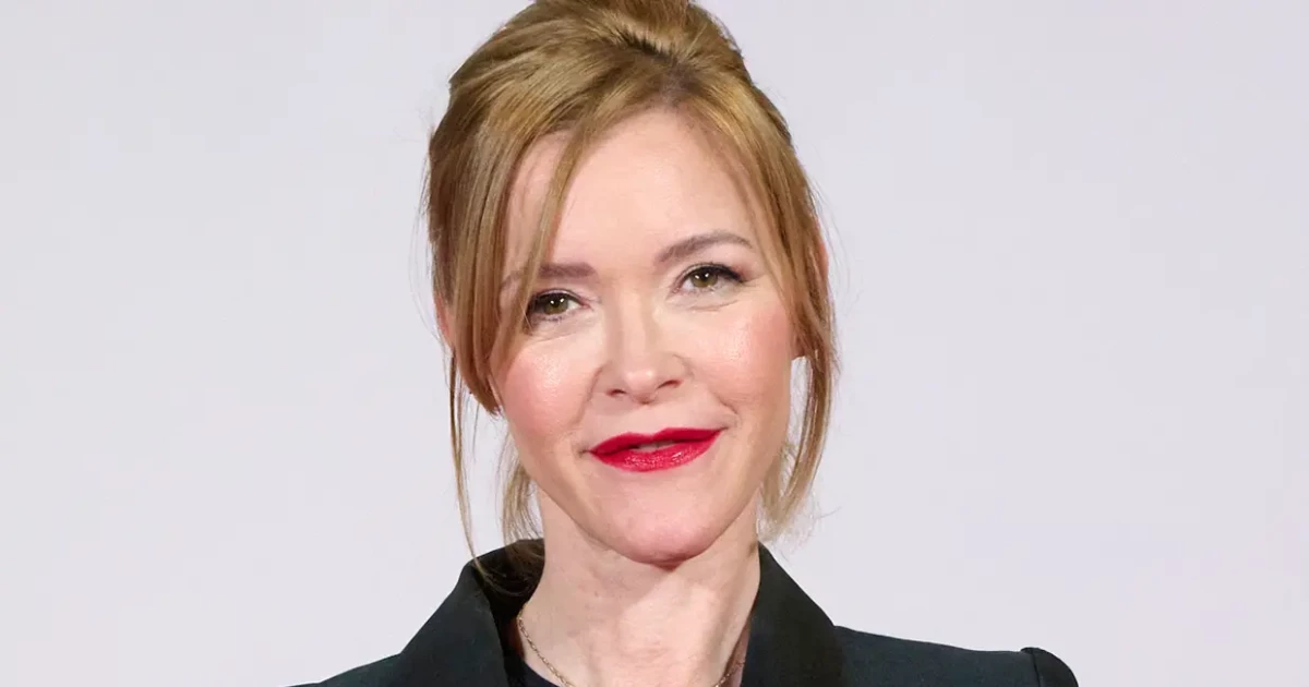 María Esteve: "He cosido hasta trajecitos para mi perro"