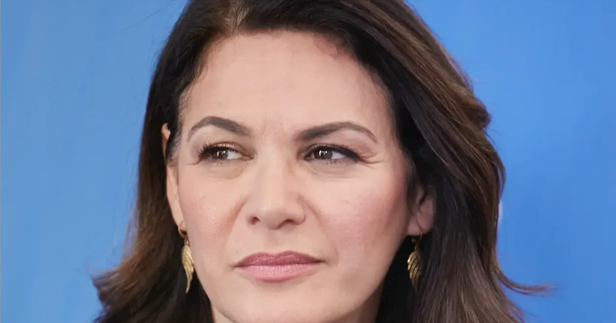 Fabiola Martínez se rompe al recordar los abusos sexuales en su infancia