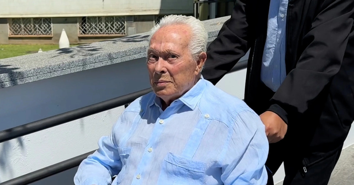 Última hora sobre Curro Romero: baja a planta tras varios días en la UCI