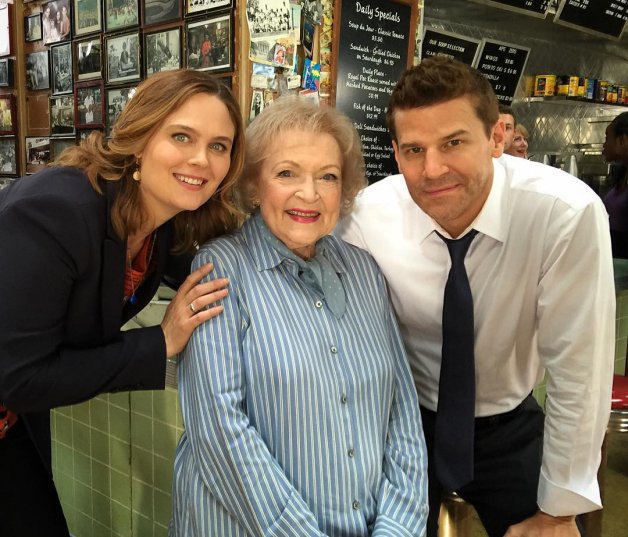 Betty White cumple 98 años con buena salud