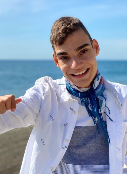 Adrián Martín nos emociona con una nueva canción