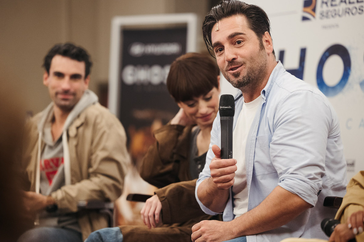 David Bustamante sorprende con su nuevo trabajo como reportero