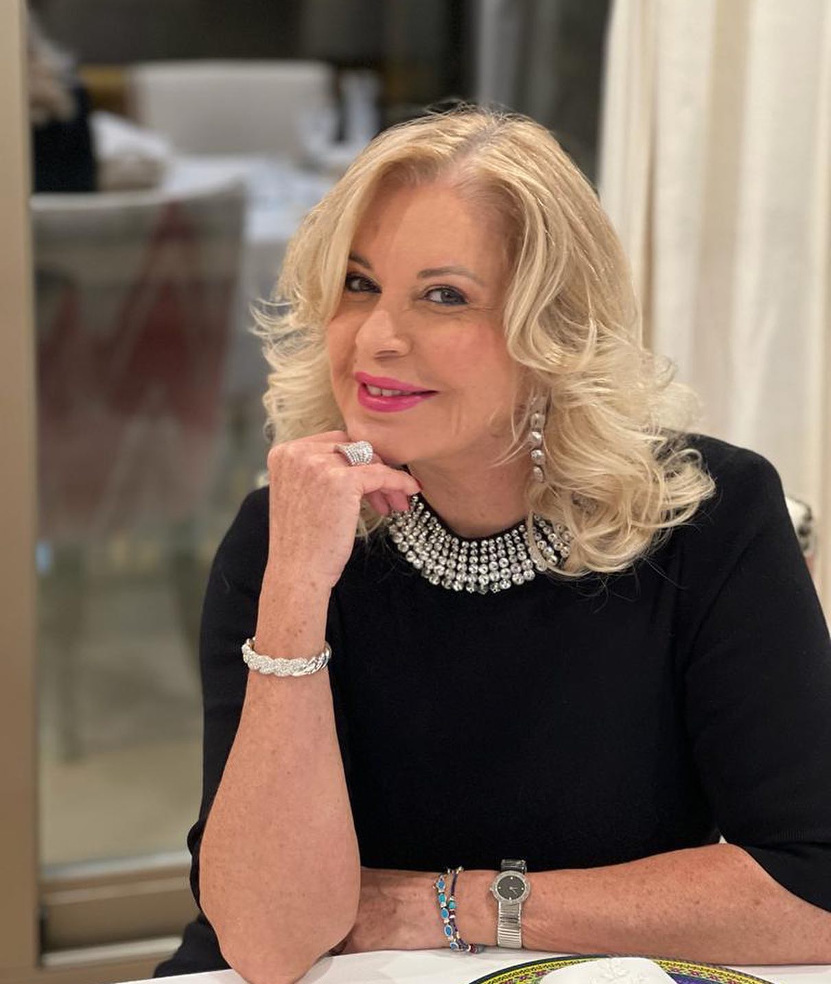 Bárbara Rey vuelve a recrear su noche de amor con Chelo García Cortés